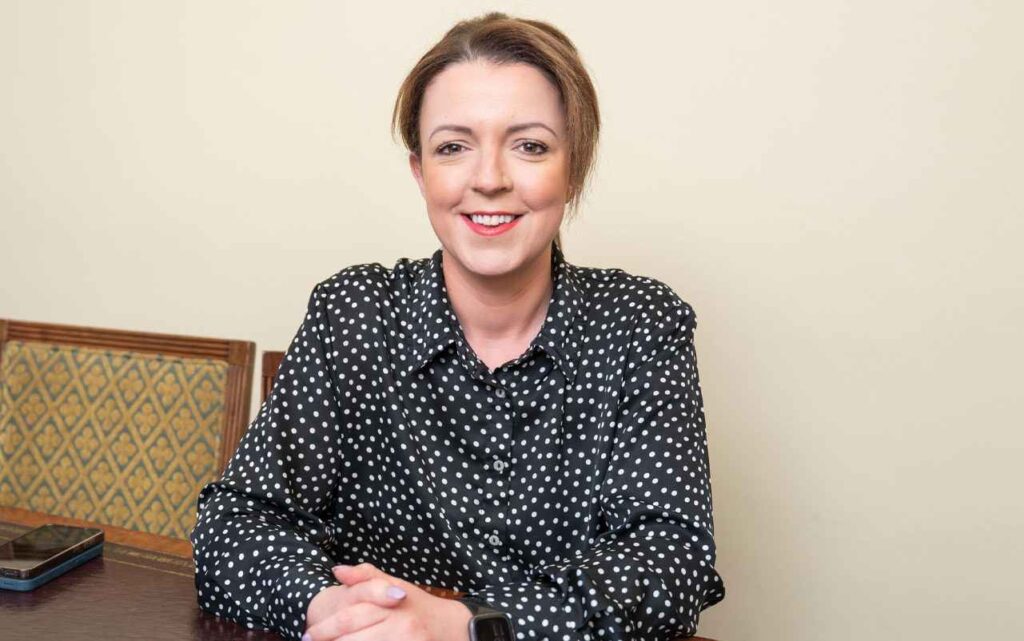 Liz Kimmins: The Rising Political Voice Shaping Northern Ireland’s ...
